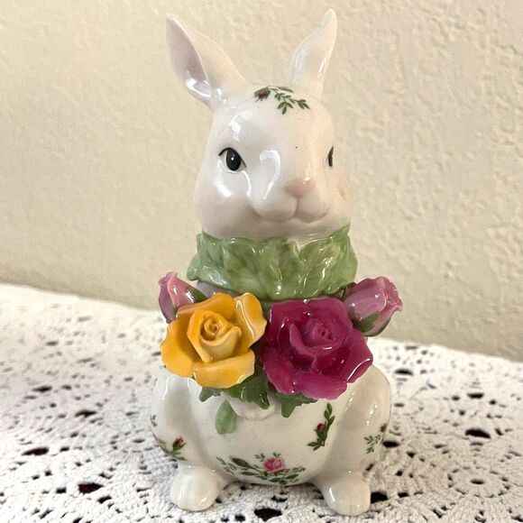 Royal Albert | Accents | Vintage Old Country Roses Royal Albert Lidded ...